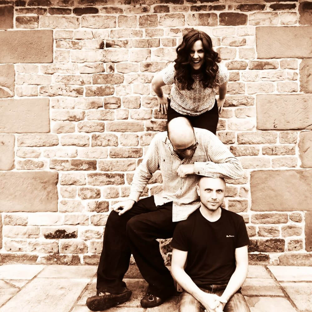 Skutch Manos - Bluedot